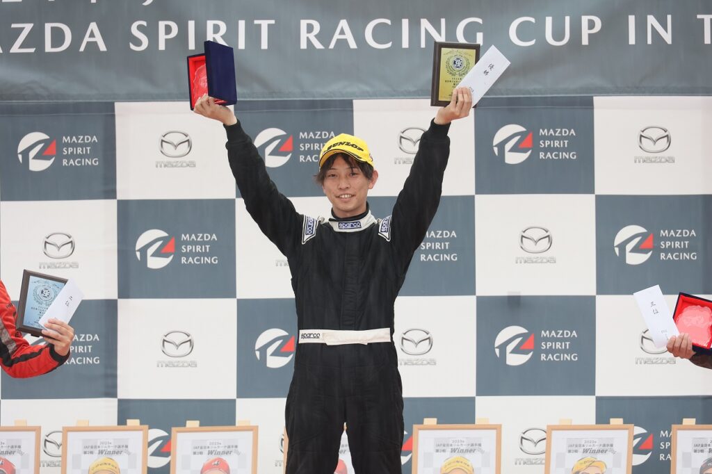 JGC Rd.3 PN2松尾遙が全日本デビューウィン | MZRacing